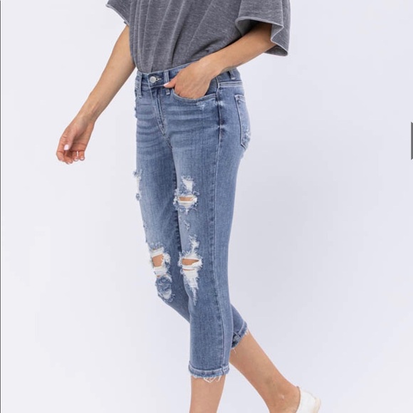 Judy Blue | Jeans | Judy Blue Distressed Capris Sizes 324w | Poshmark